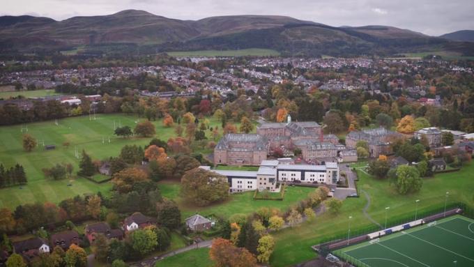 Merchiston Castle School (Мерчисон Касл Скул): стоимость обучения, как ...